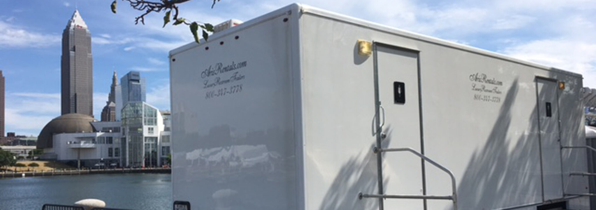 Portable Restrooms and Restroom Trailers | Aris Rentals